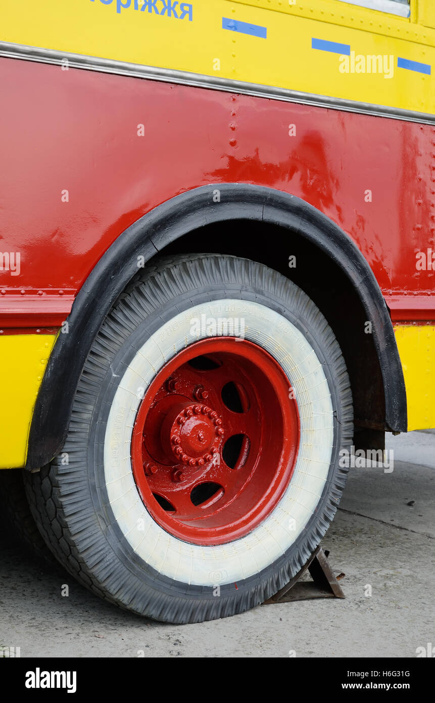 The wheel of the old-fashioned fire machine Stock Photo - Alamy