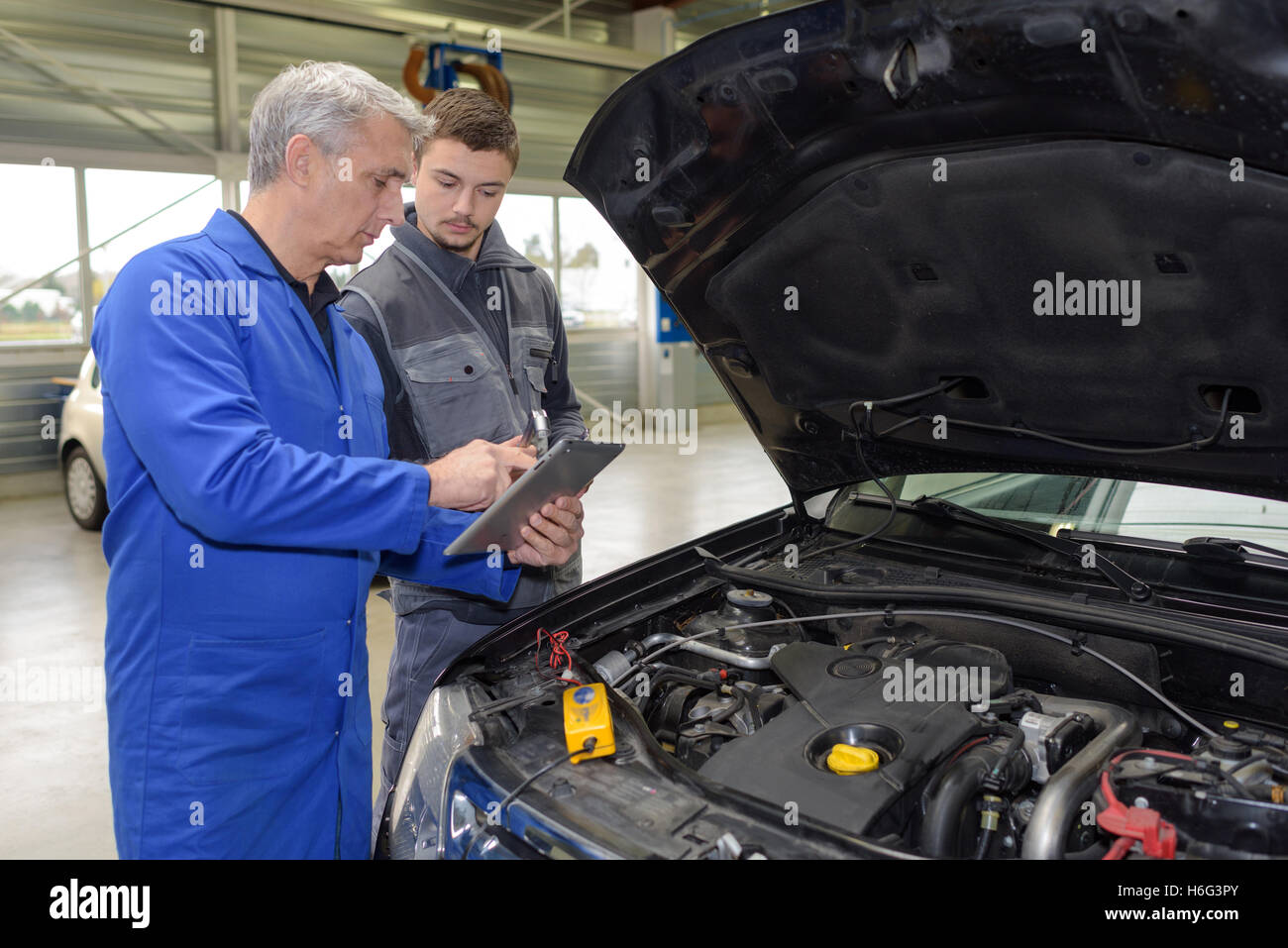 auto repair school Stock Photo - Alamy