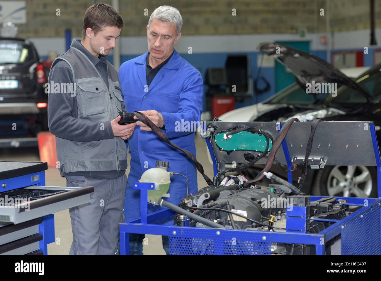 Mechanics training hi-res stock photography and images - Alamy