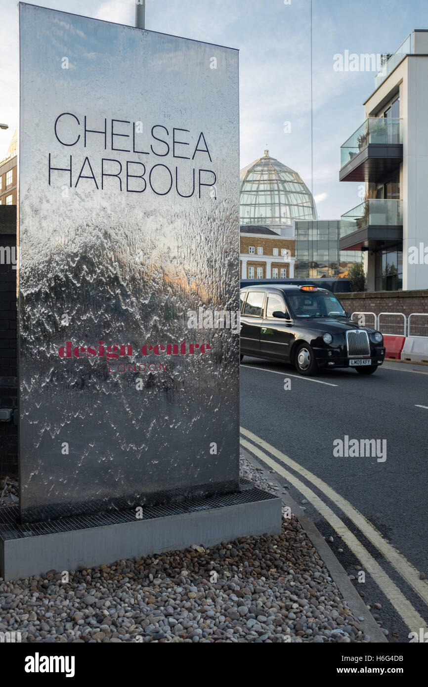 Chelsea harbour hi-res stock photography and images - Alamy