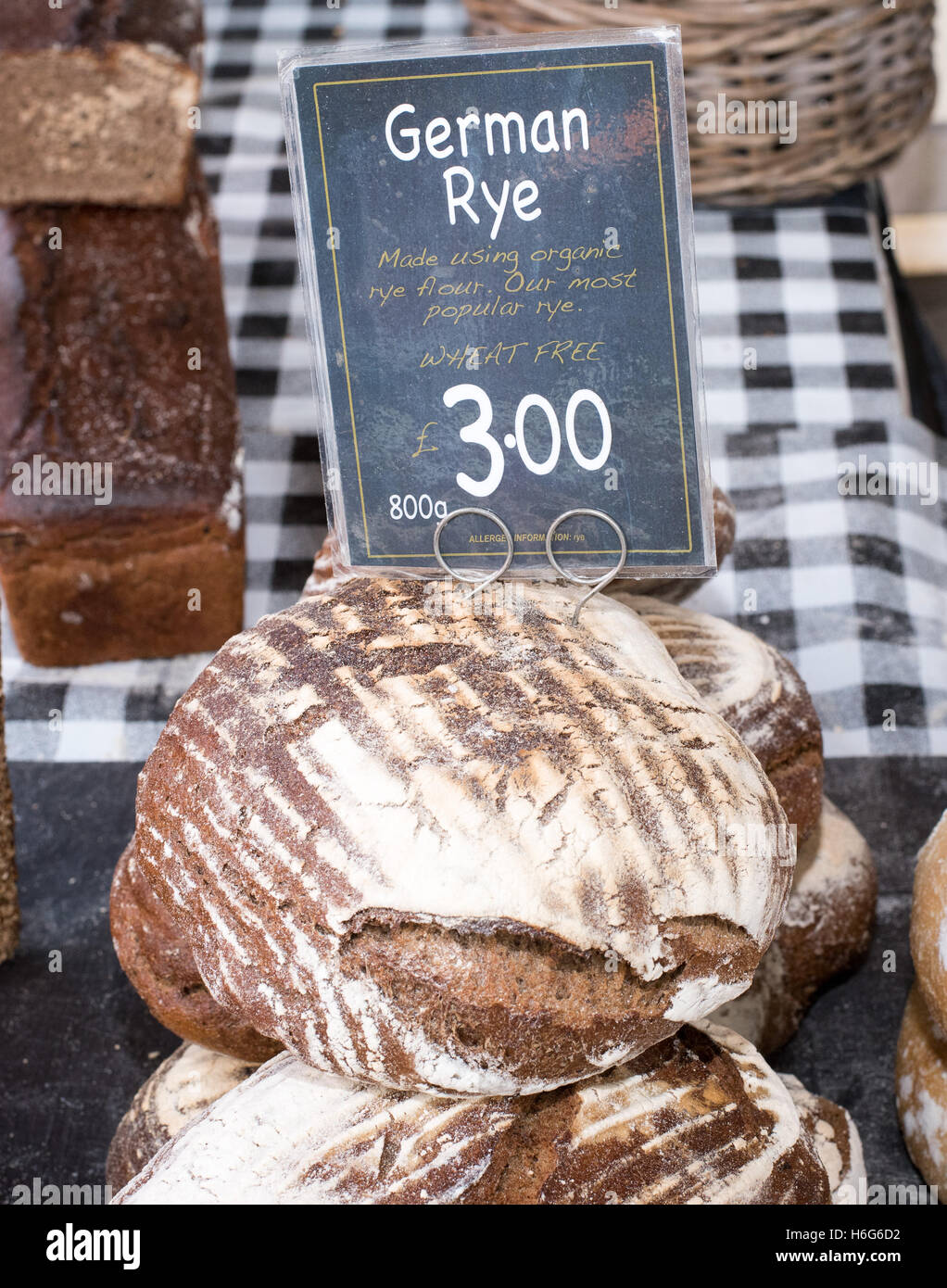 Artisan bread display hi-res stock photography and images - Alamy
