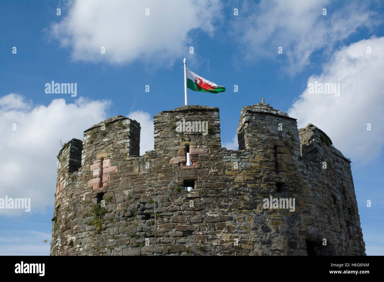 Round castle tower hi-res stock photography and images - Alamy