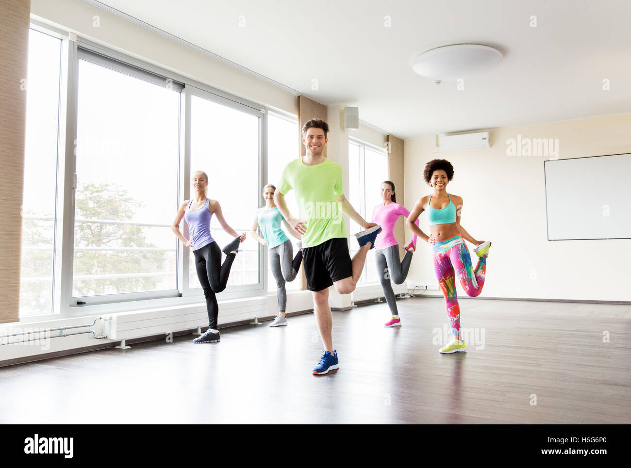 Exercising friends hi-res stock photography and images - Alamy