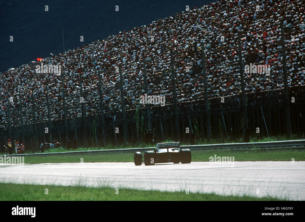 Riccardo Patrese Brabham-BMW passing packed grandstands 1982 Brazilian ...