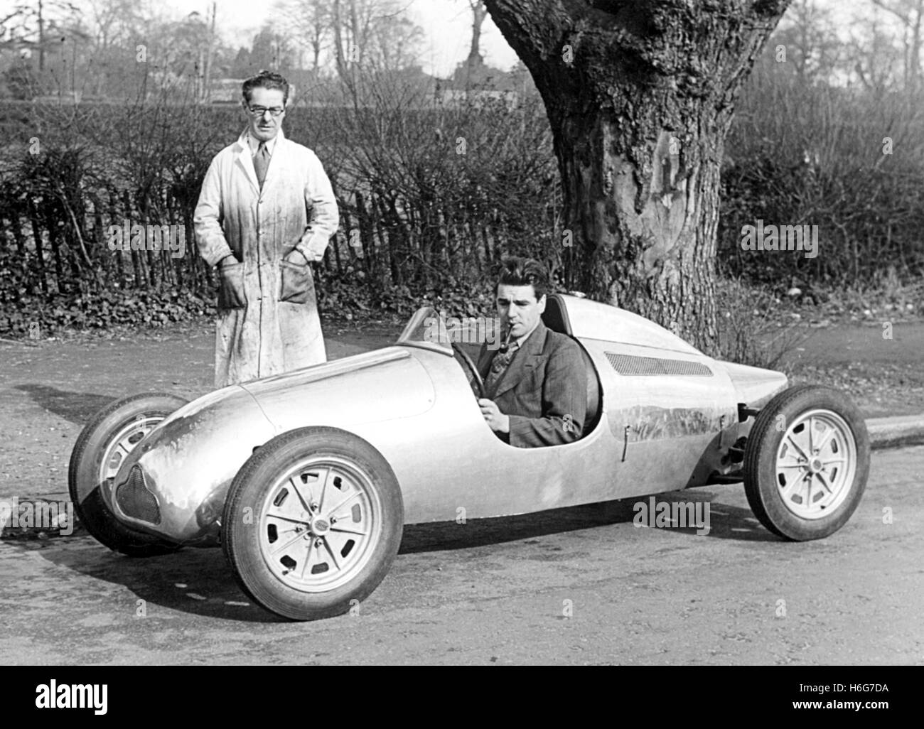 CHARLES and JOHN COOPER - 500cc - HOLLYFIELD ROAD, SURBITON Stock Photo ...