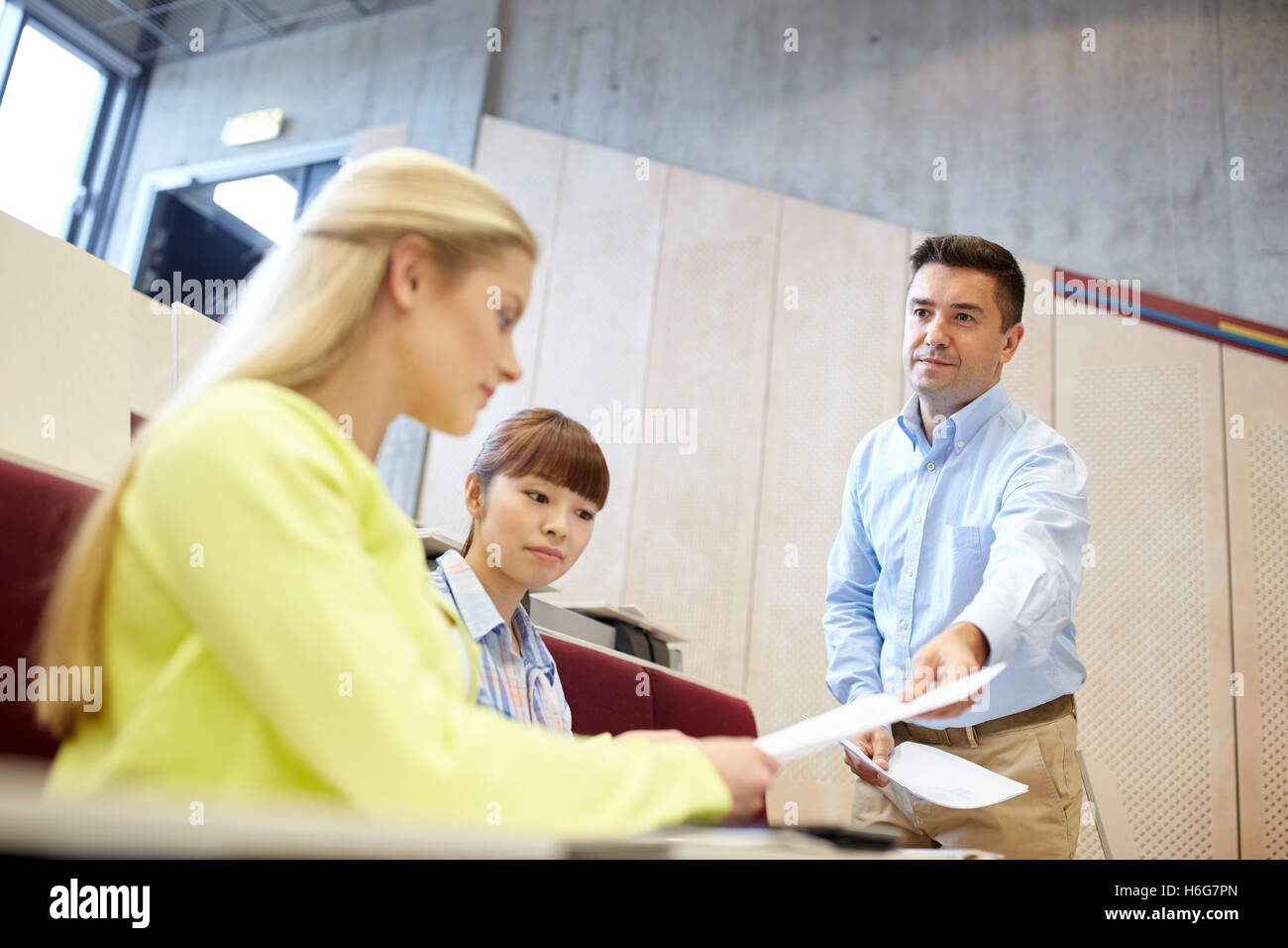 Exam hall hi-res stock photography and images - Alamy