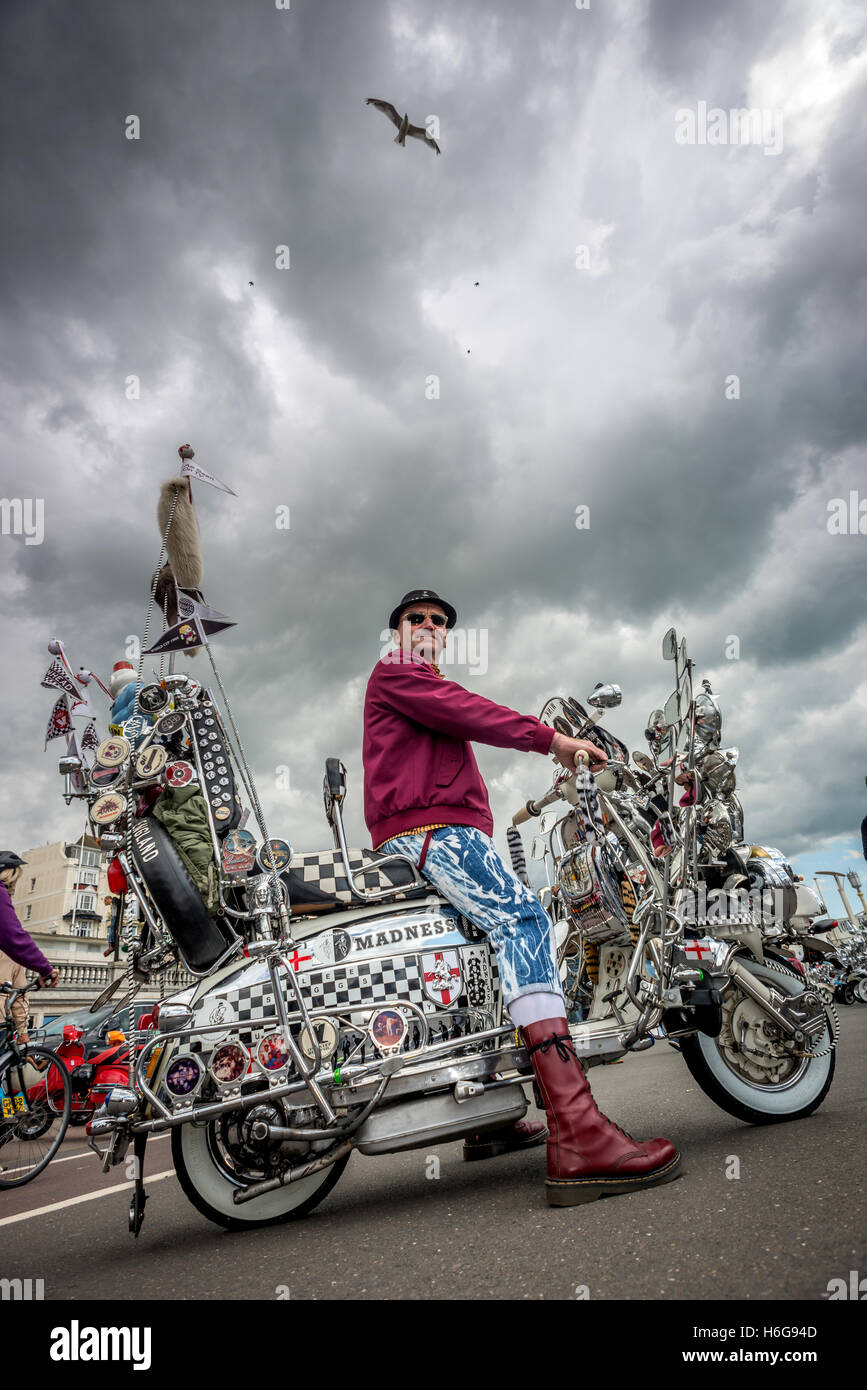 Mods brighton 1964 hi-res stock photography and images - Alamy