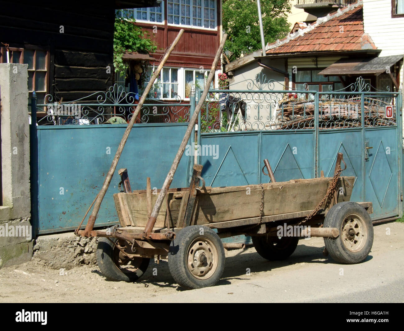 Romanian Farming cart Stock Photo - Alamy
