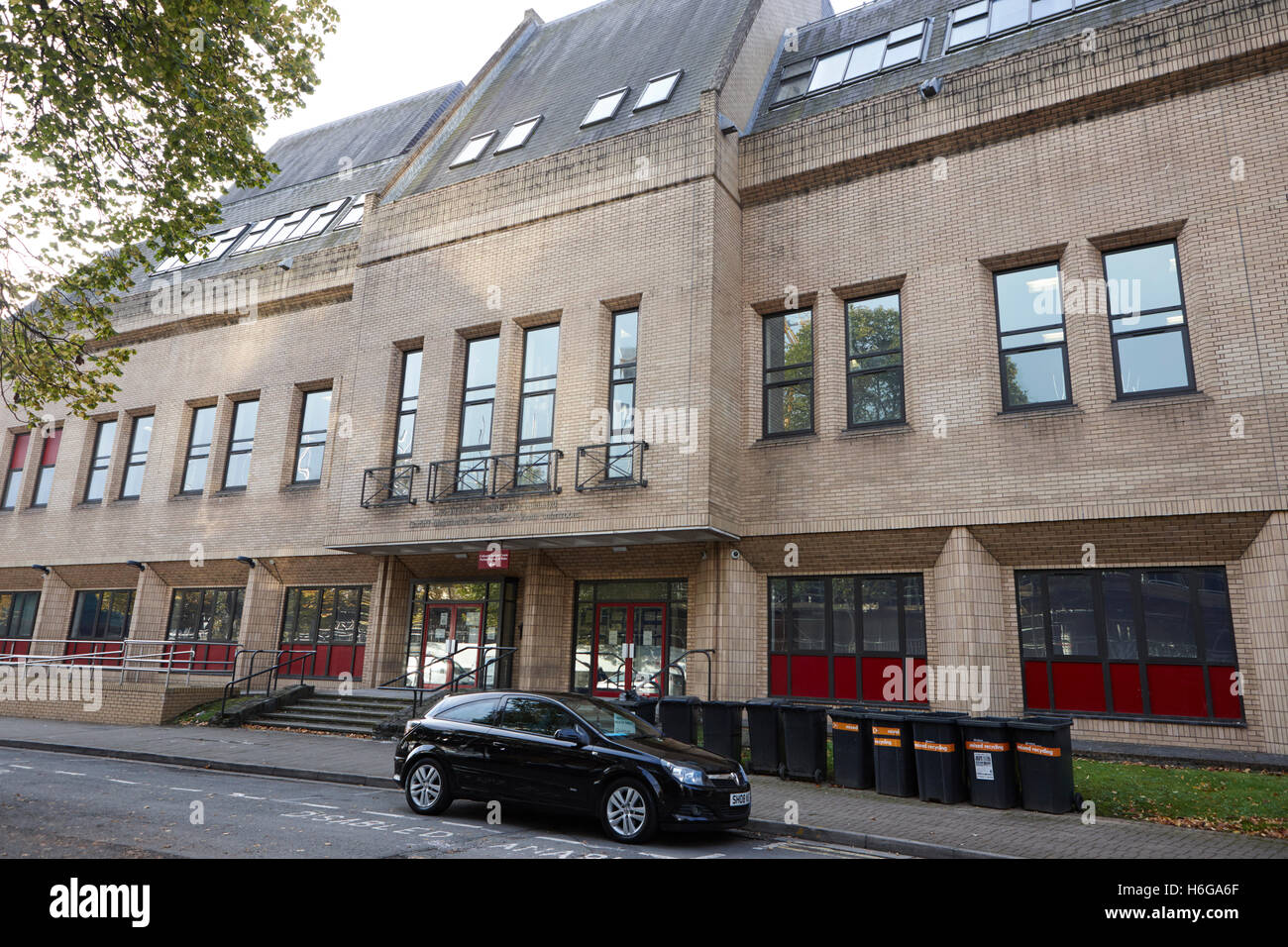 Cardiff magistrates courthouse hi-res stock photography and images - Alamy