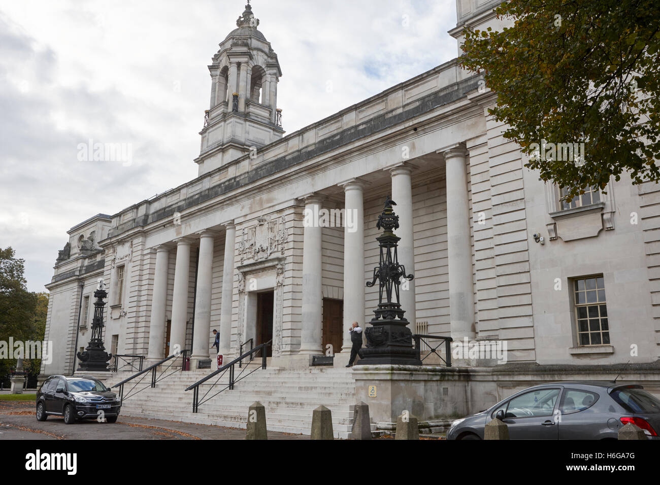 Cardiff crown court hi-res stock photography and images - Alamy