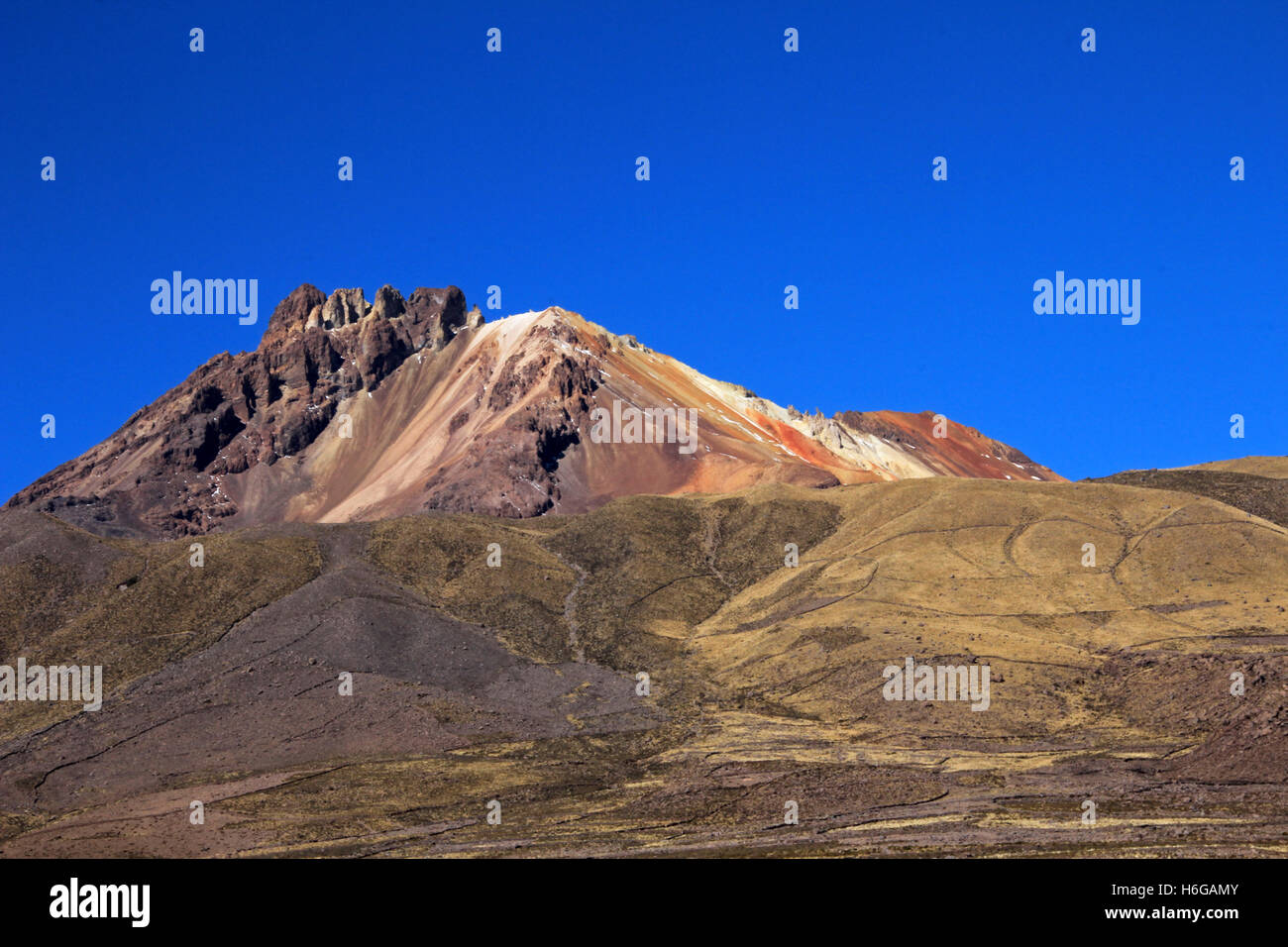 Dormant volcano Tunupa, the Salar de Uyuni, Bolivia Stock Photo - Alamy