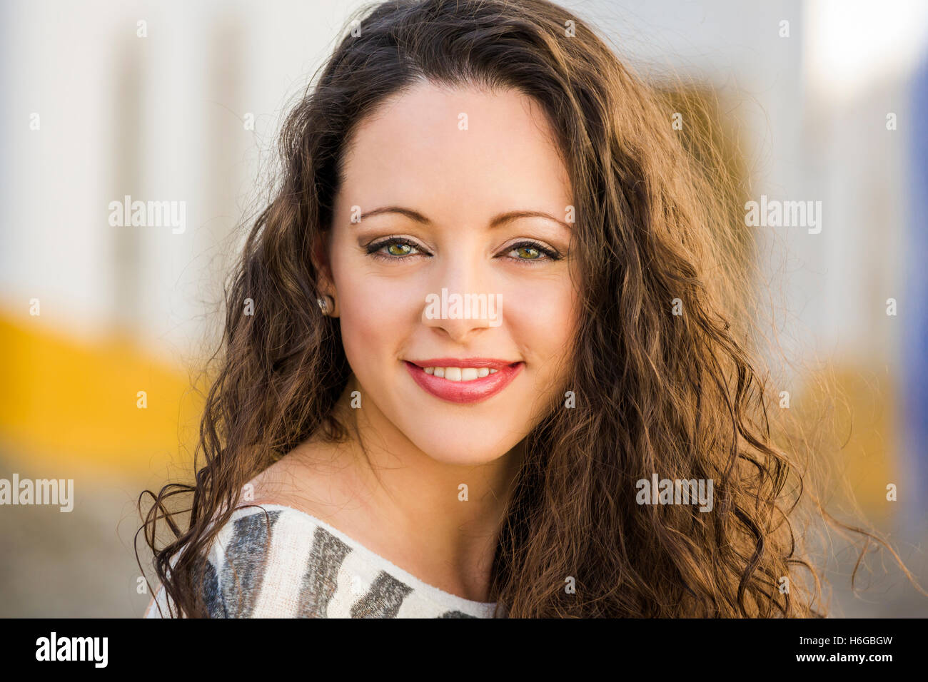 Outdoor portrait of a beautiful and fresh young woman Stock Photo - Alamy