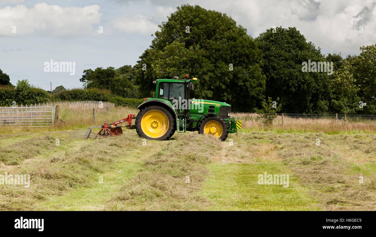 Turning the cut hay hi-res stock photography and images - Alamy
