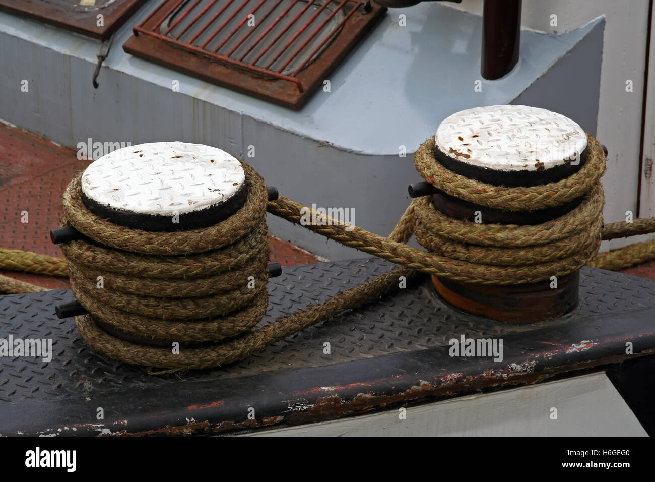 Vintage winch sail boat hi-res stock photography and images - Alamy