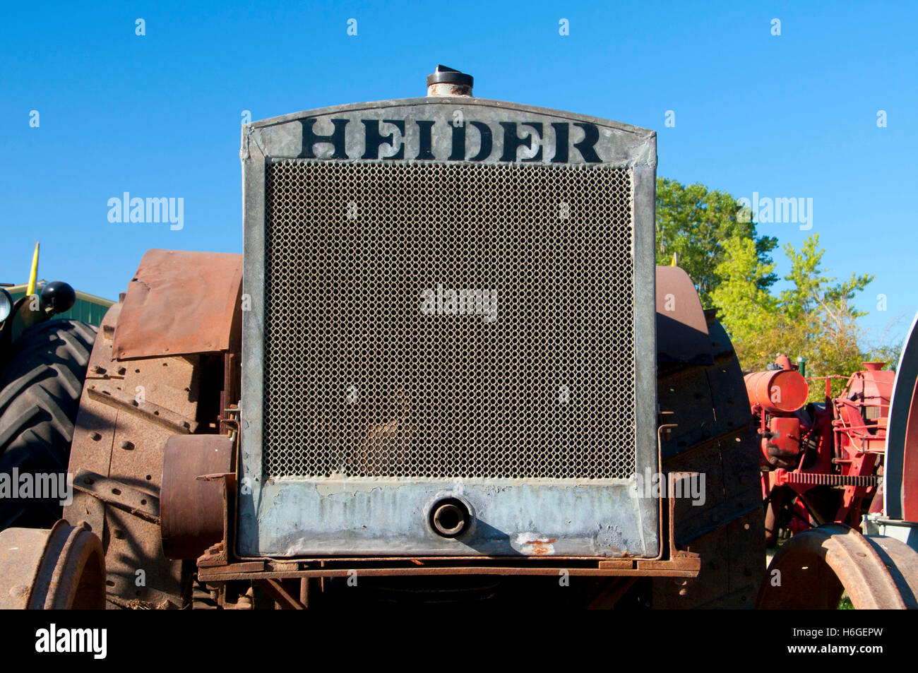 Tractor grill hi-res stock photography and images - Alamy