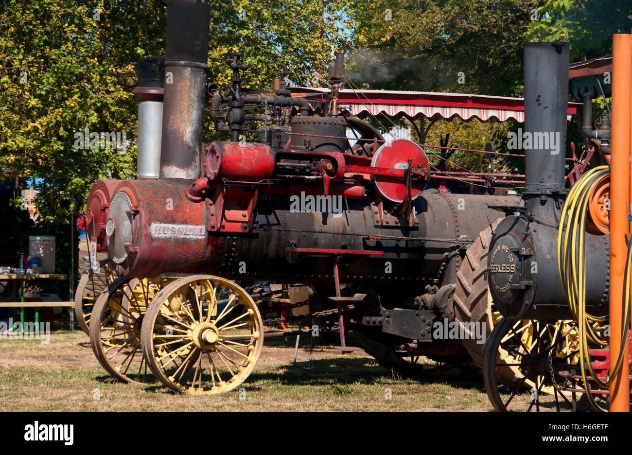Steam tractors hi-res stock photography and images - Alamy