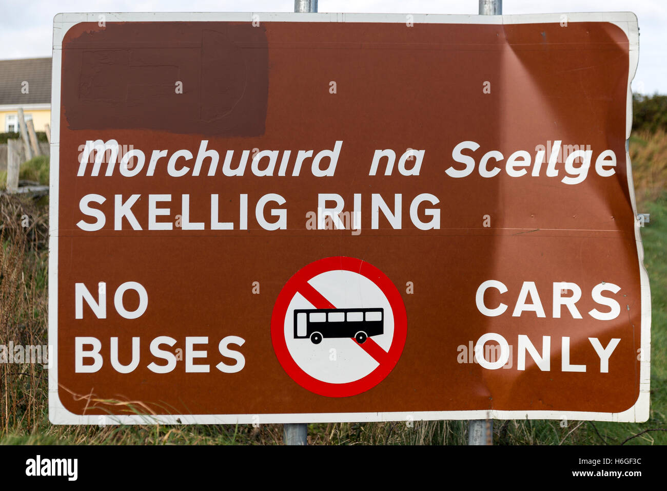 Road signs valentia island hi-res stock photography and images - Alamy