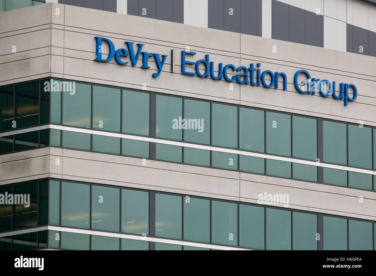 College logo hi-res stock photography and images - Alamy