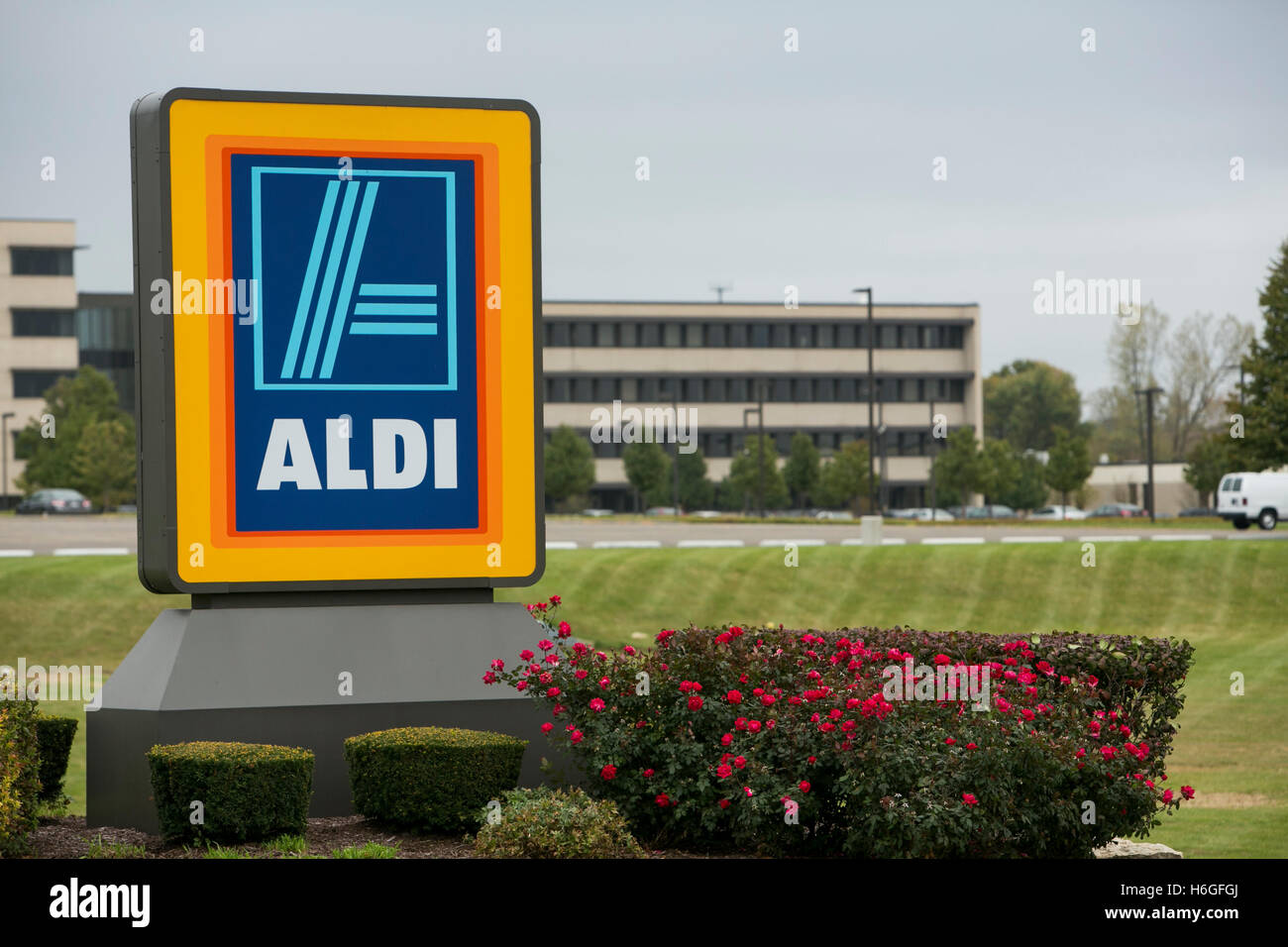 Aldi hq hi-res stock photography and images - Alamy