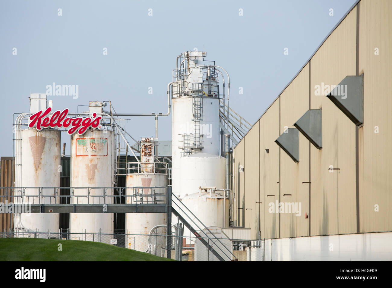 Kellogg logo hi-res stock photography and images - Alamy
