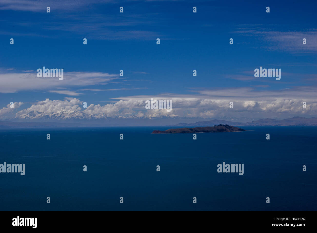 Titicaca basin hi-res stock photography and images - Alamy