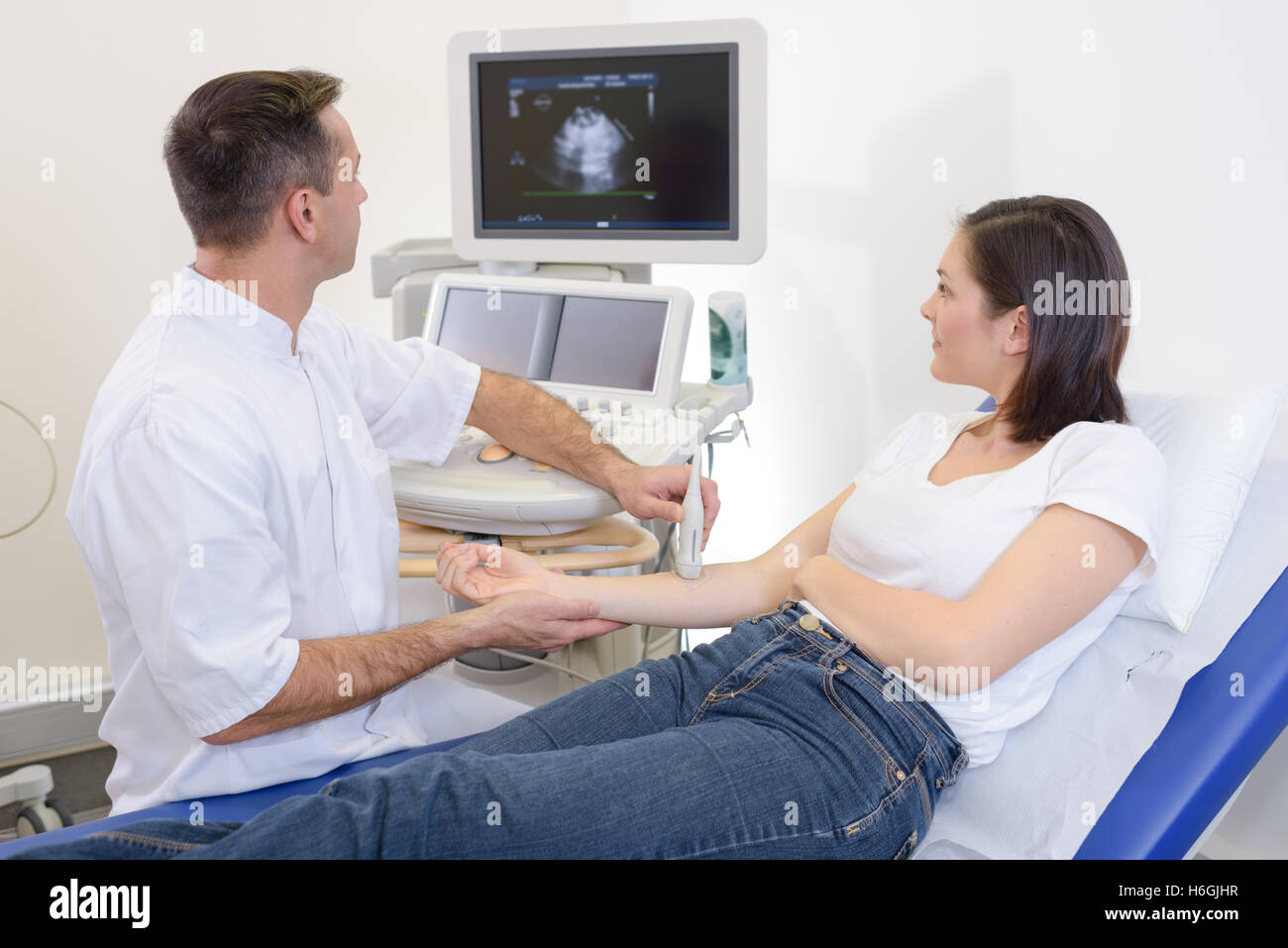 Ultrasound arm hi-res stock photography and images - Alamy