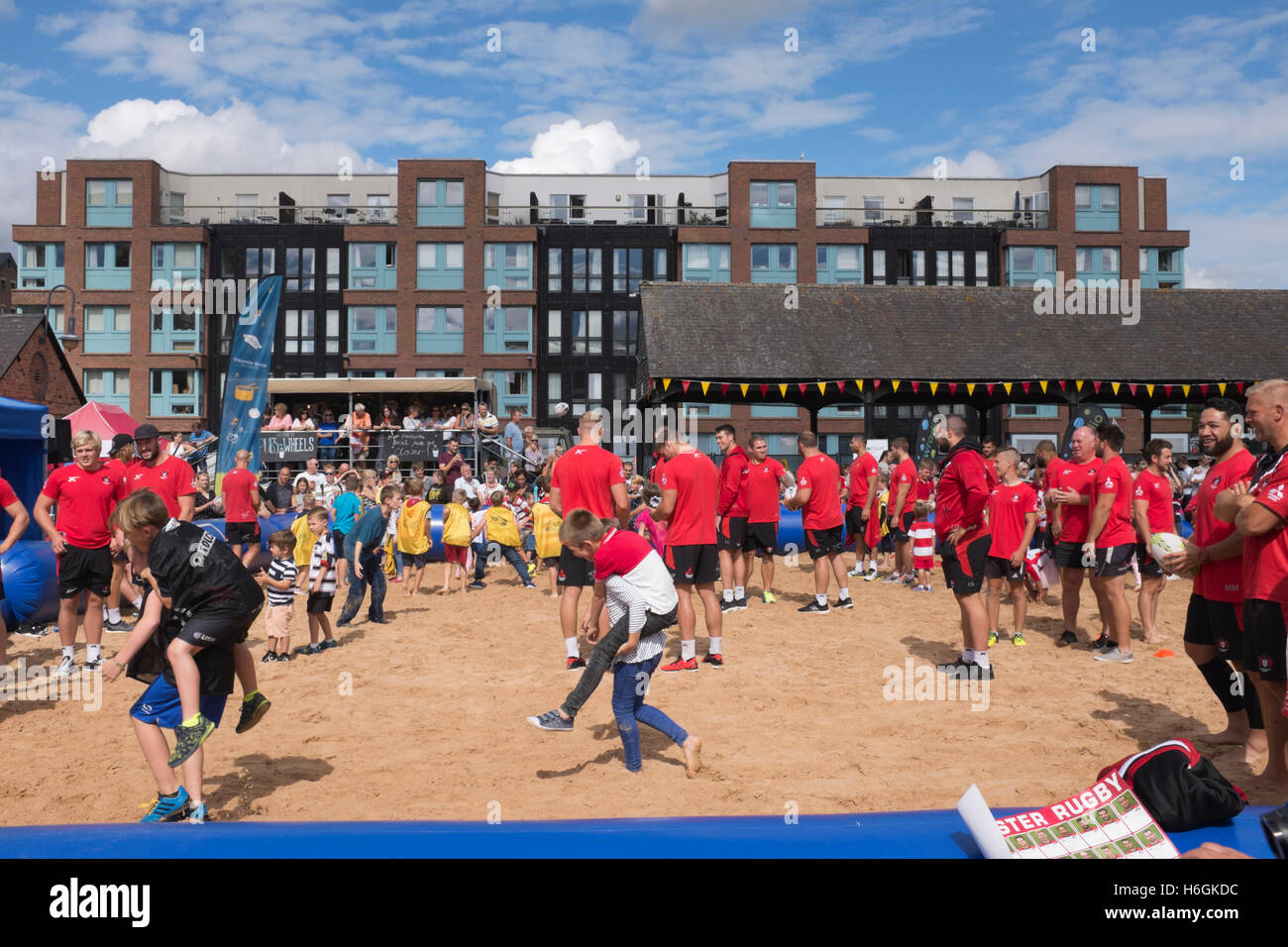 Children playing rugby hi-res stock photography and images - Alamy