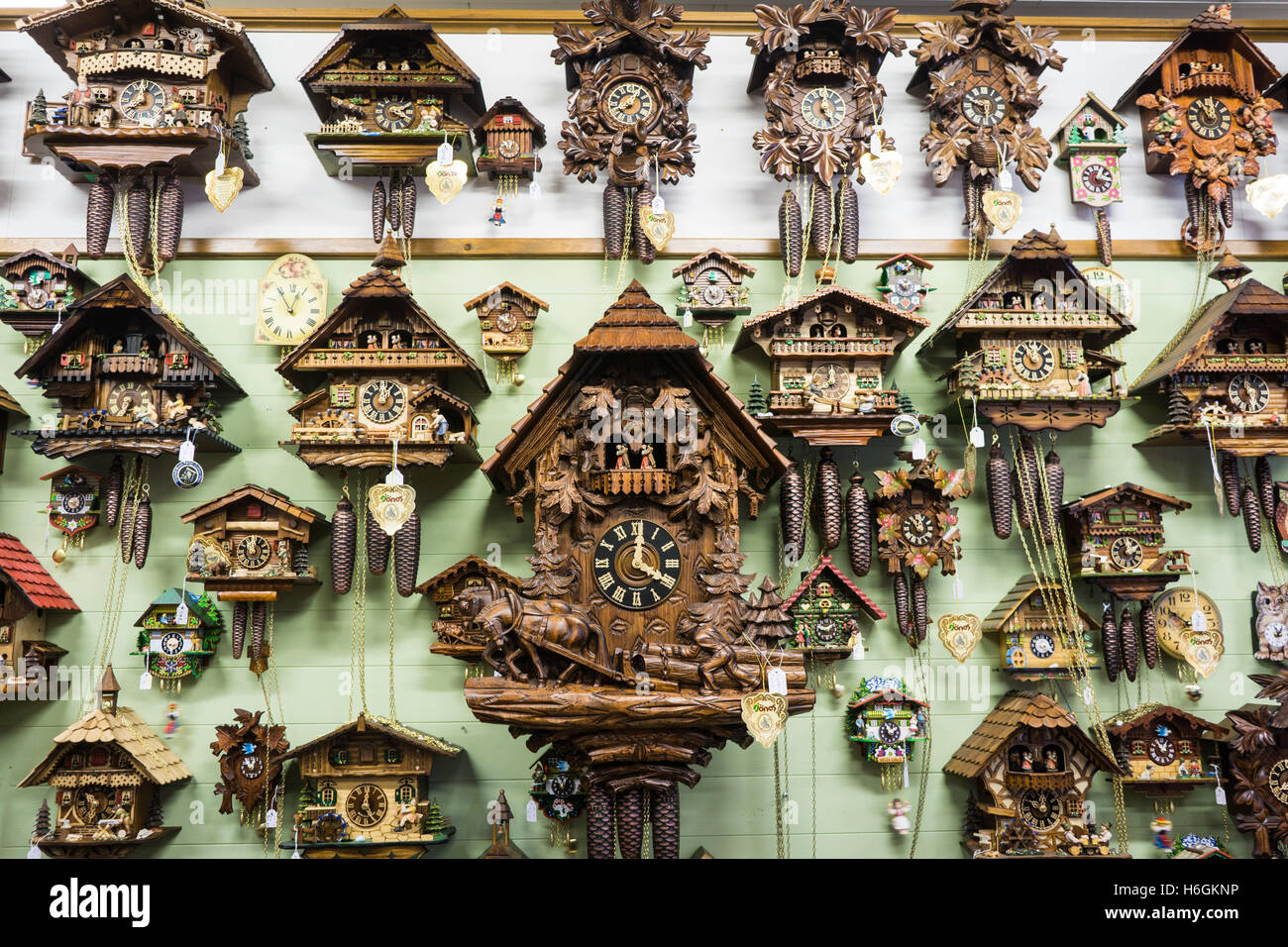 Cuckoo clocks hi-res stock photography and images - Alamy