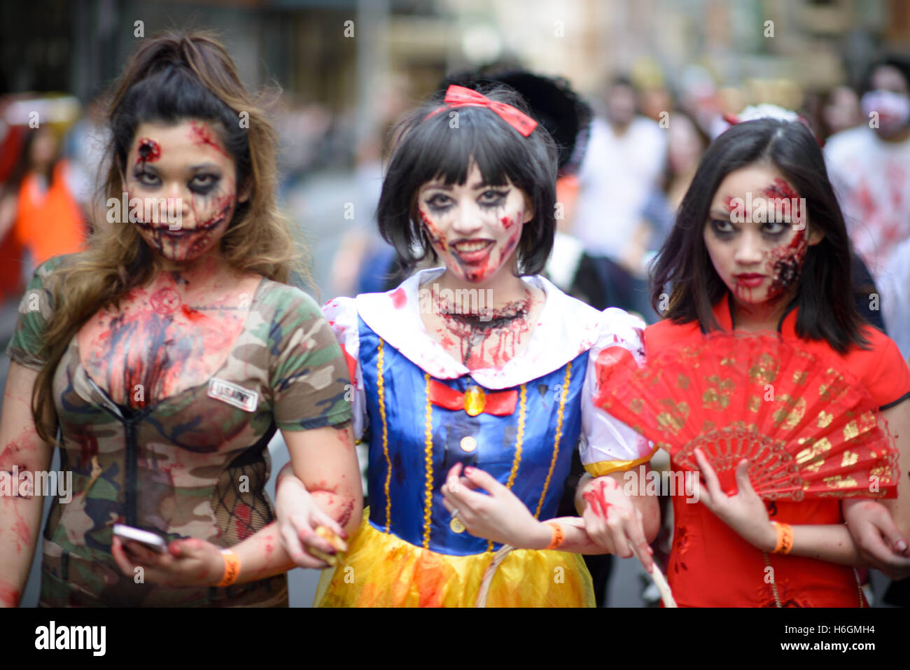 Sydney, Australia. 29th Oct, 2016. Participants dressed as zombies ...