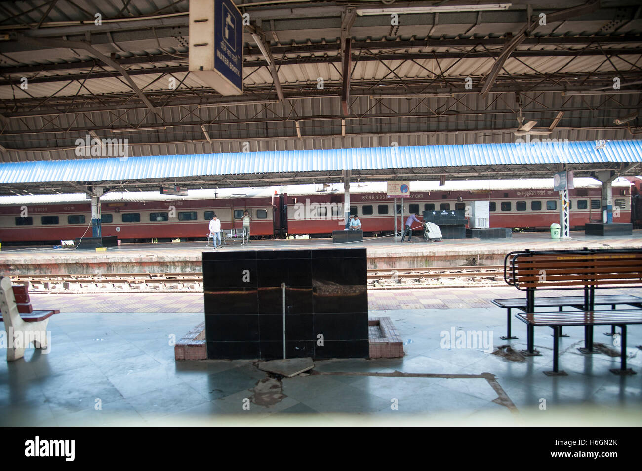 Durg railway station hi-res stock photography and images - Alamy