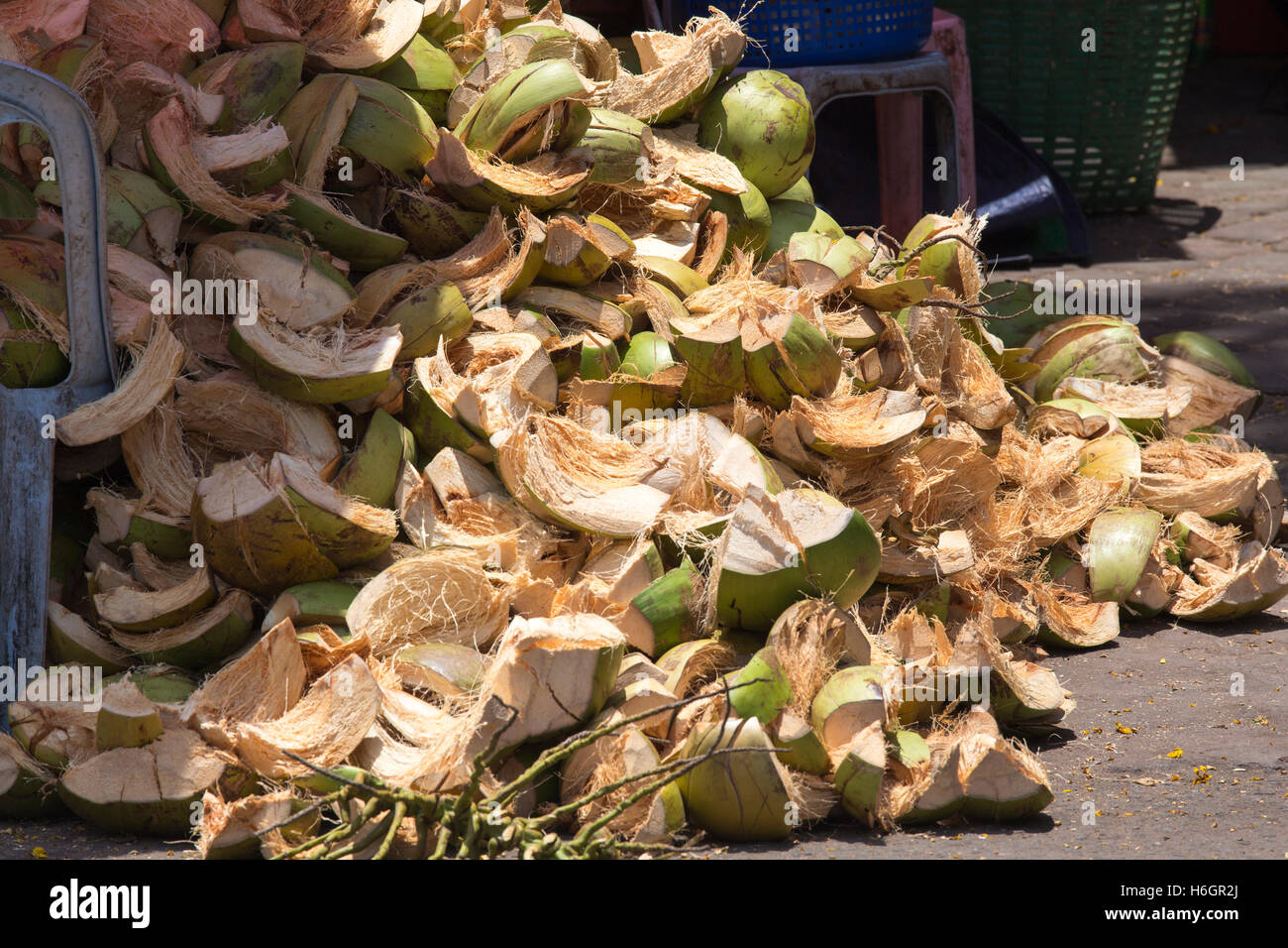 Coconut waste hi-res stock photography and images - Alamy