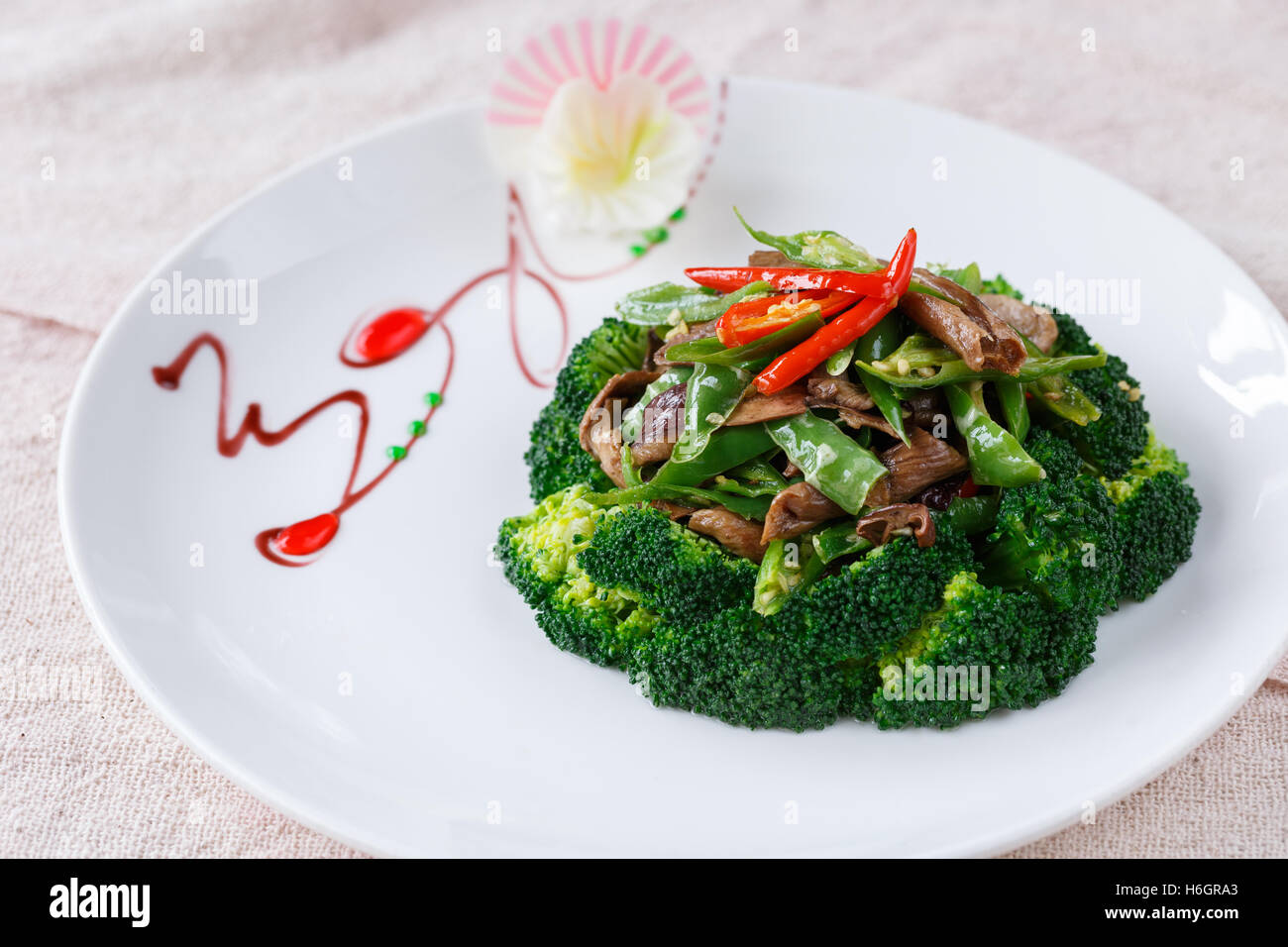 Vegetable dish, Chinese cooking Stock Photo - Alamy