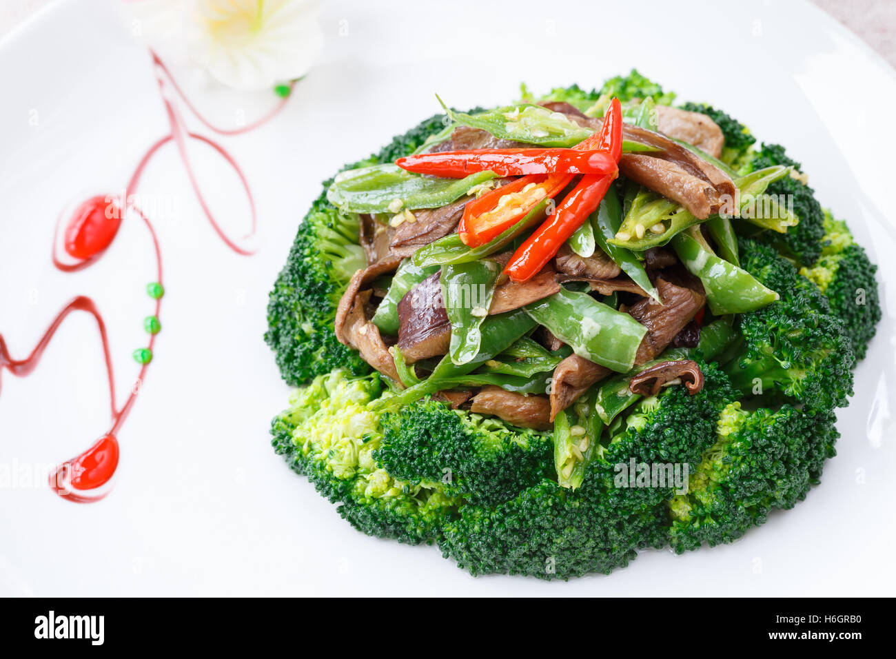 Vegetable dish, Chinese cooking Stock Photo - Alamy