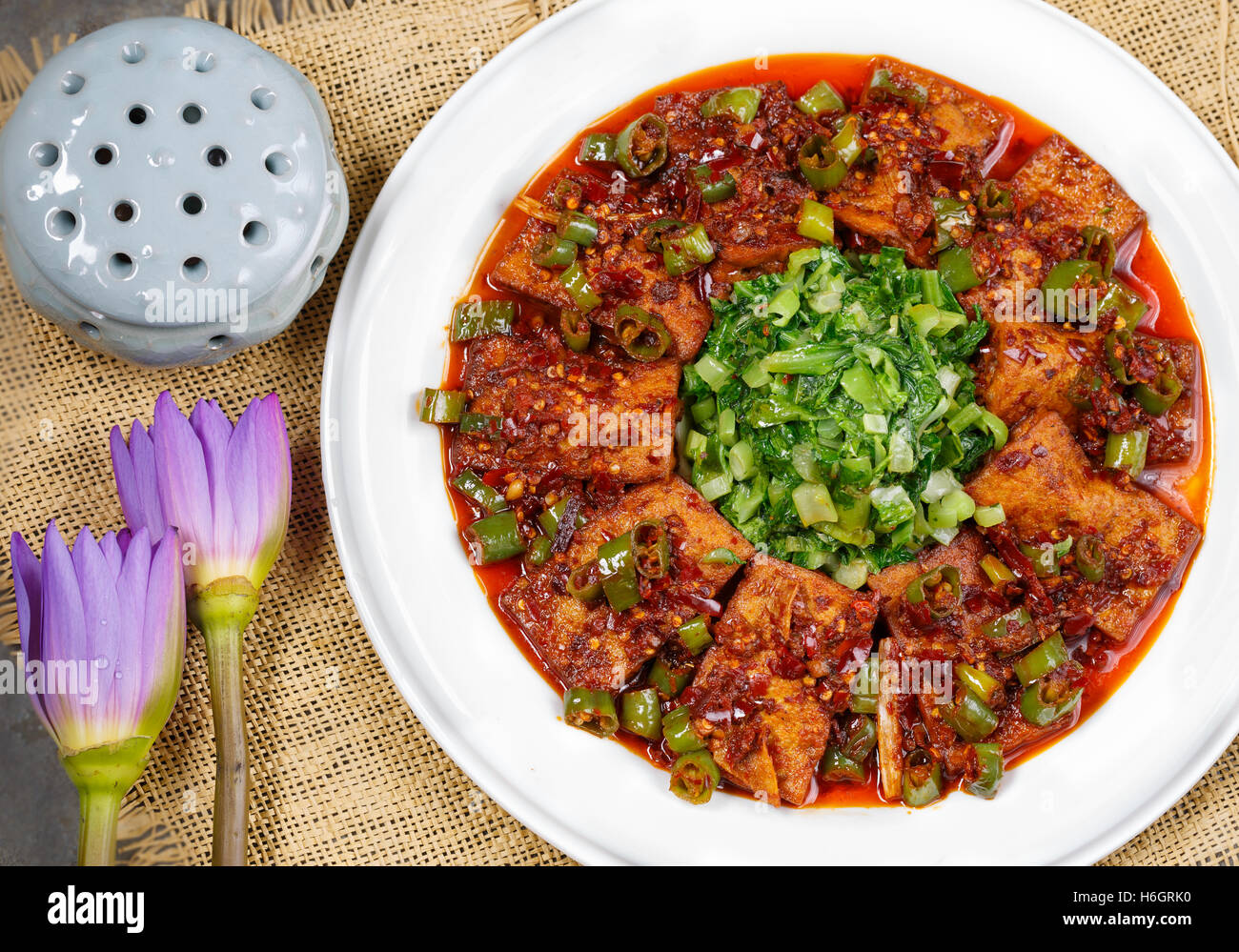 Vegetable dish, Chinese cooking Stock Photo - Alamy