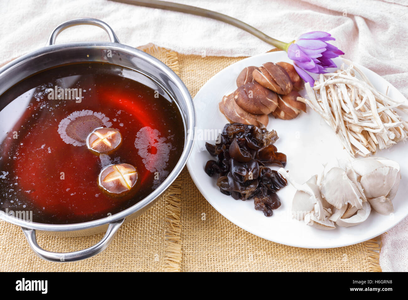 Vegetable dish, Chinese cooking Stock Photo - Alamy
