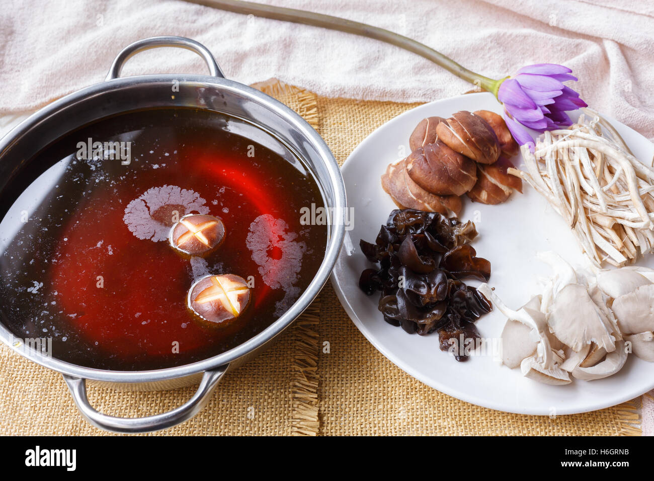 Vegetable dish, Chinese cooking Stock Photo - Alamy