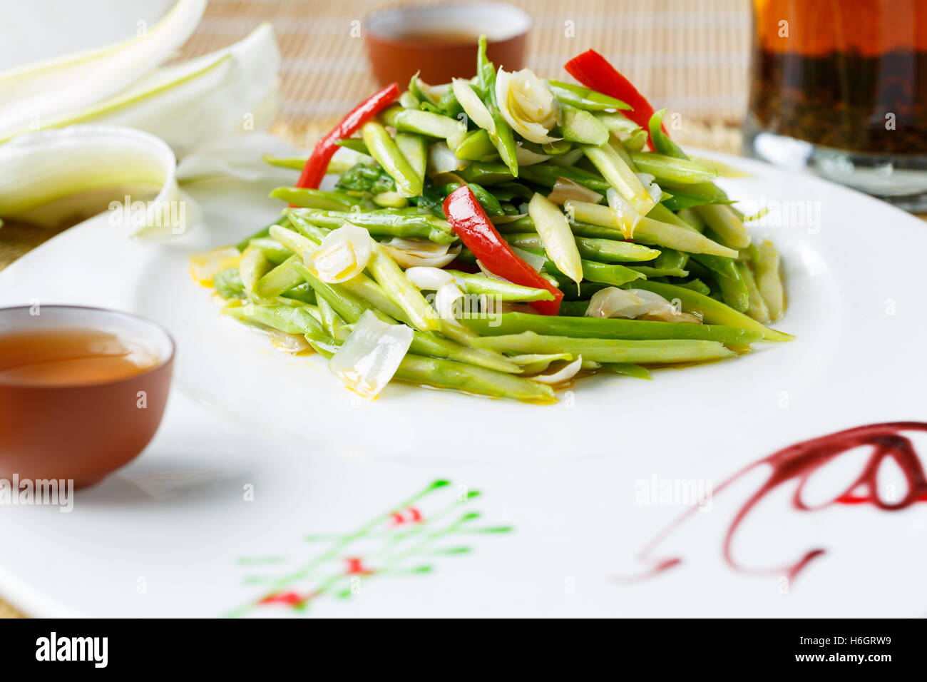 Vegetable dish, Chinese cooking Stock Photo - Alamy