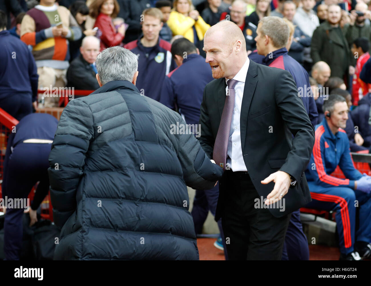 Manchester United Manager Jose Mourinho Shake Hands High Resolution ...