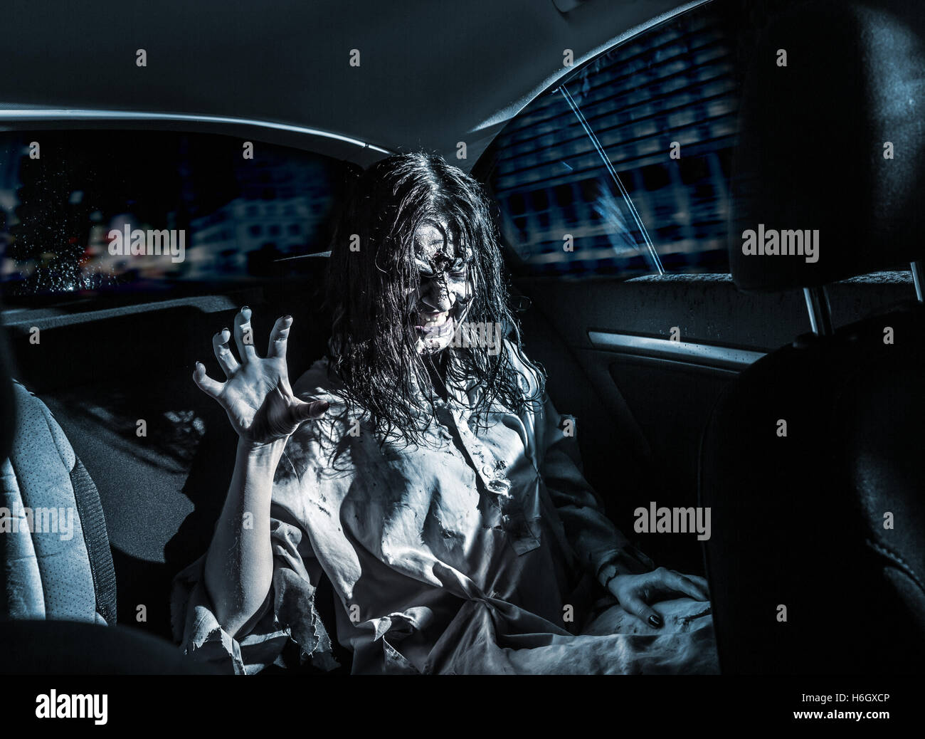 Dead woman and car hi-res stock photography and images - Alamy