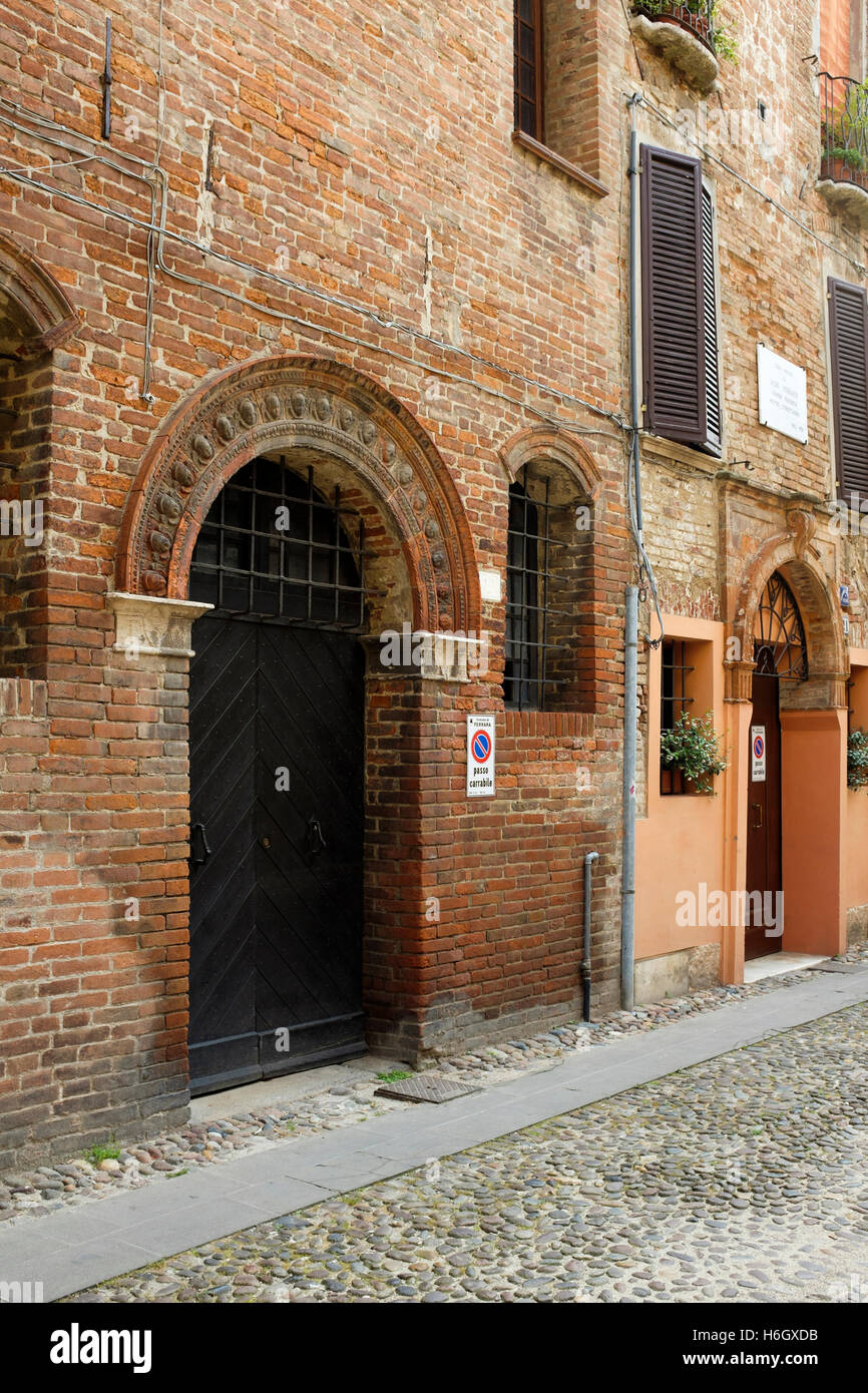 Empty streetscape hi-res stock photography and images - Alamy