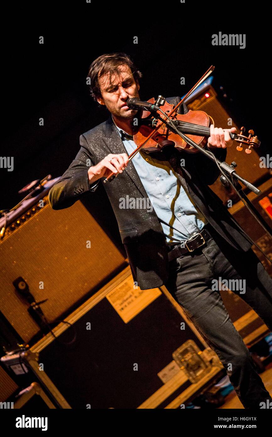 Milan, Italy. 28th Oct, 2016. The americna musician Andrew Bird ...
