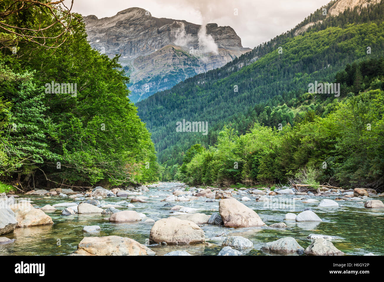 Ordesa y monte perdido glacier hi-res stock photography and images - Alamy