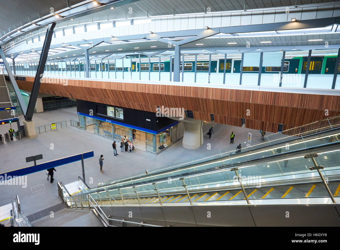 General view of the new concourse area of London Bridge station Stock ...