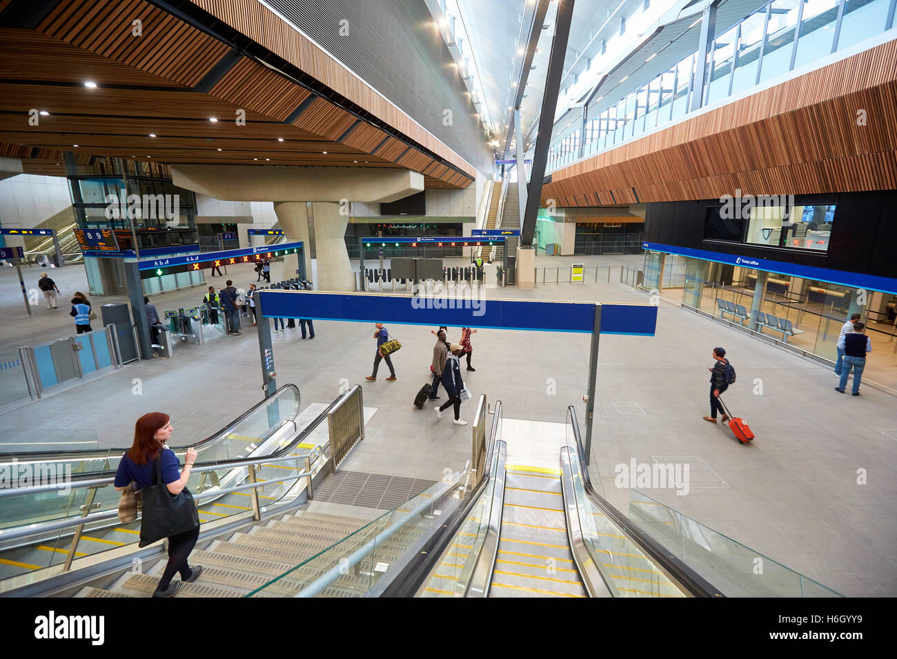 General view of the new concourse area of London Bridge station Stock ...