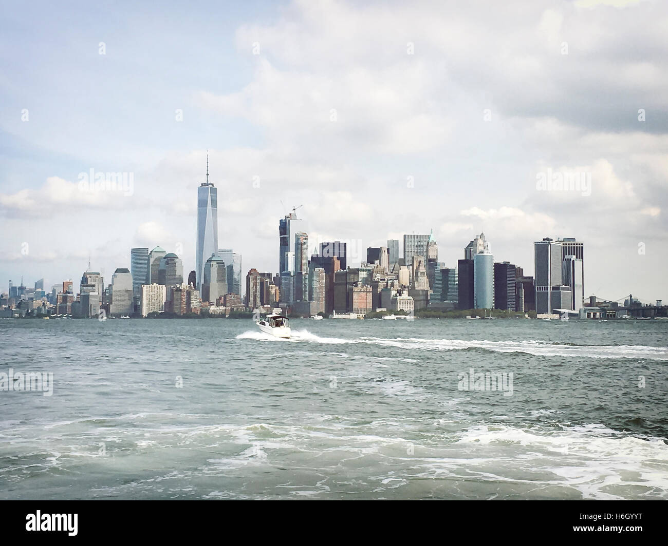 Manhattan new york sky hi-res stock photography and images - Alamy