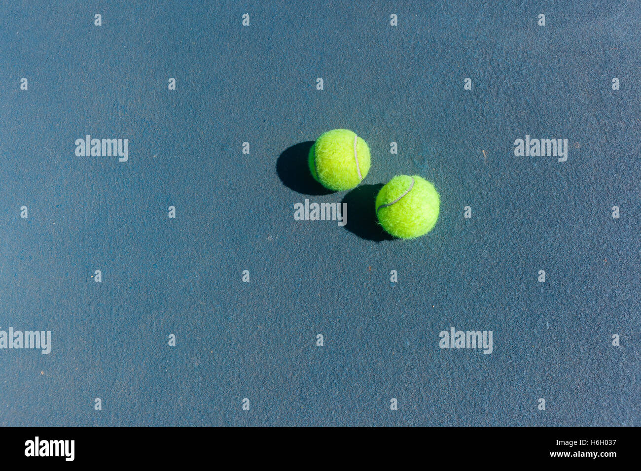 Tennis court blue hi-res stock photography and images - Alamy