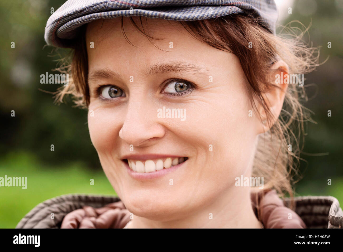 Young woman head shot Stock Photo - Alamy