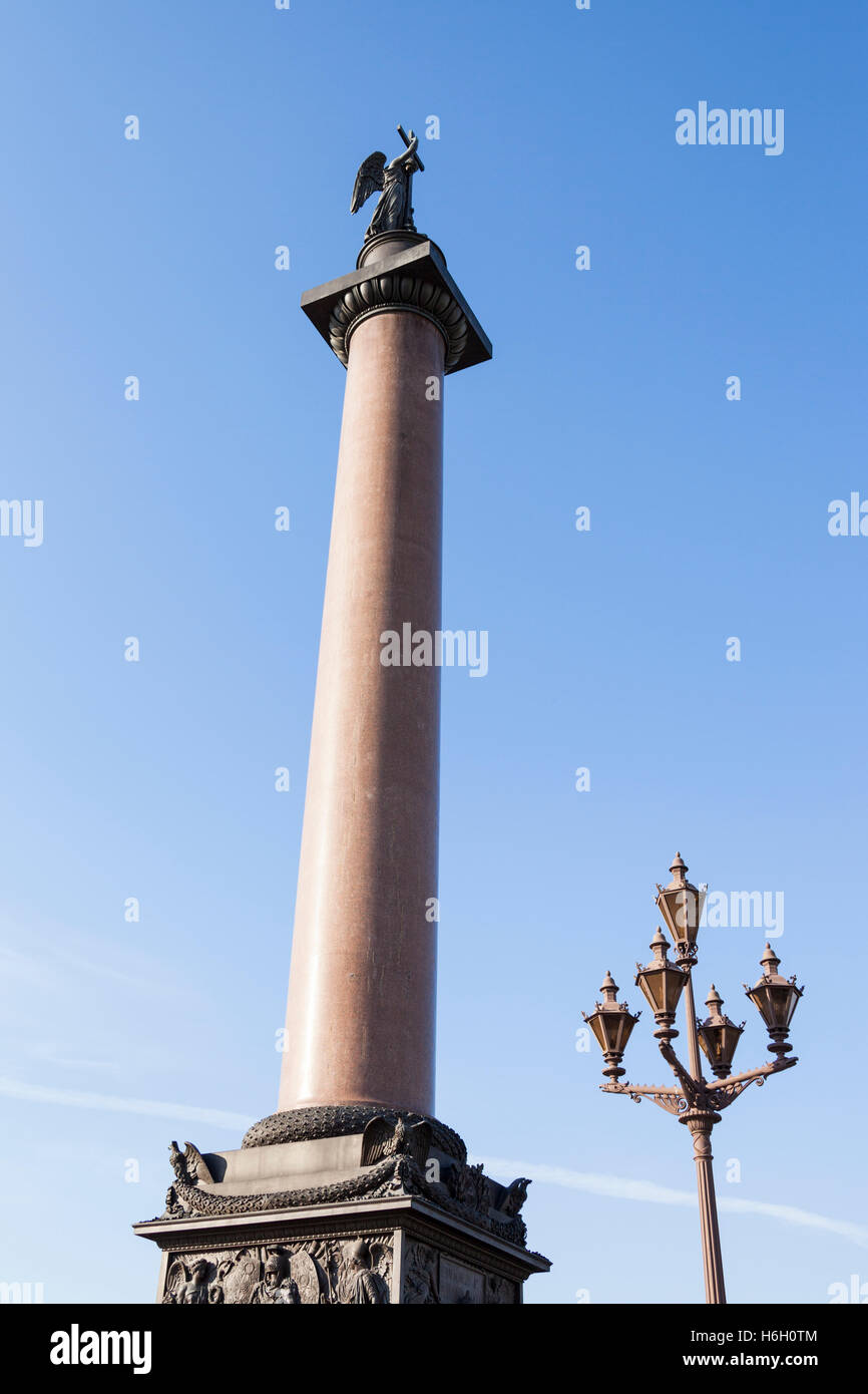 Alexander column and palace square hi-res stock photography and images ...
