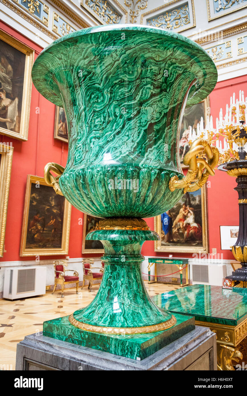 The winter palace, malachite hall hi-res stock photography and images ...