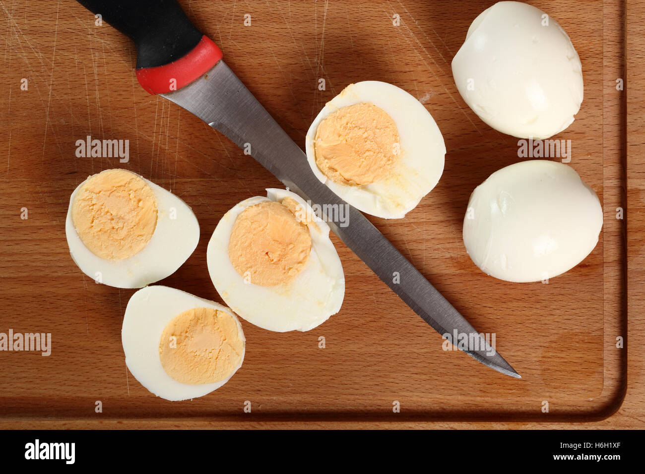 Knife slicing hard boiled egg hi-res stock photography and images - Alamy